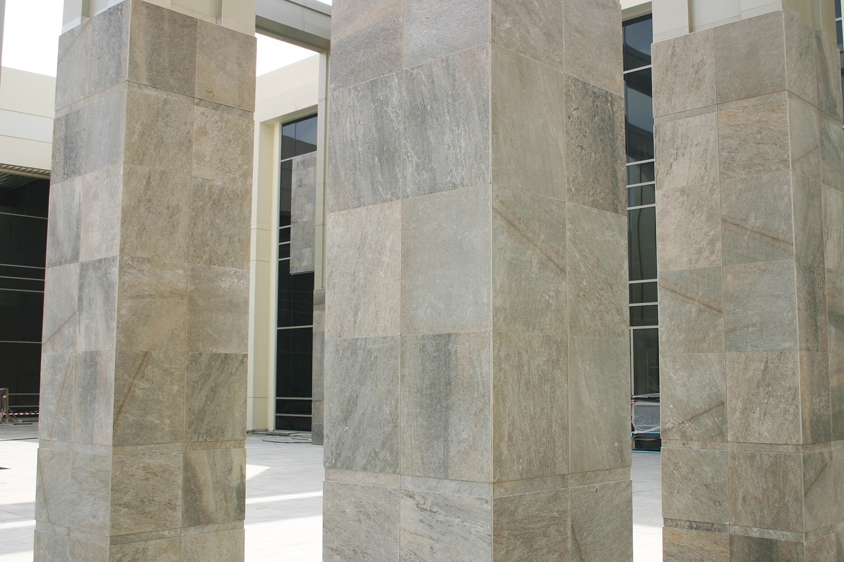 Al Ruwais Mall – Al Ruwais – Lever